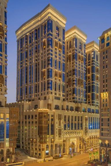 Booking and trips | MacQueen - the best hotel rates in the market